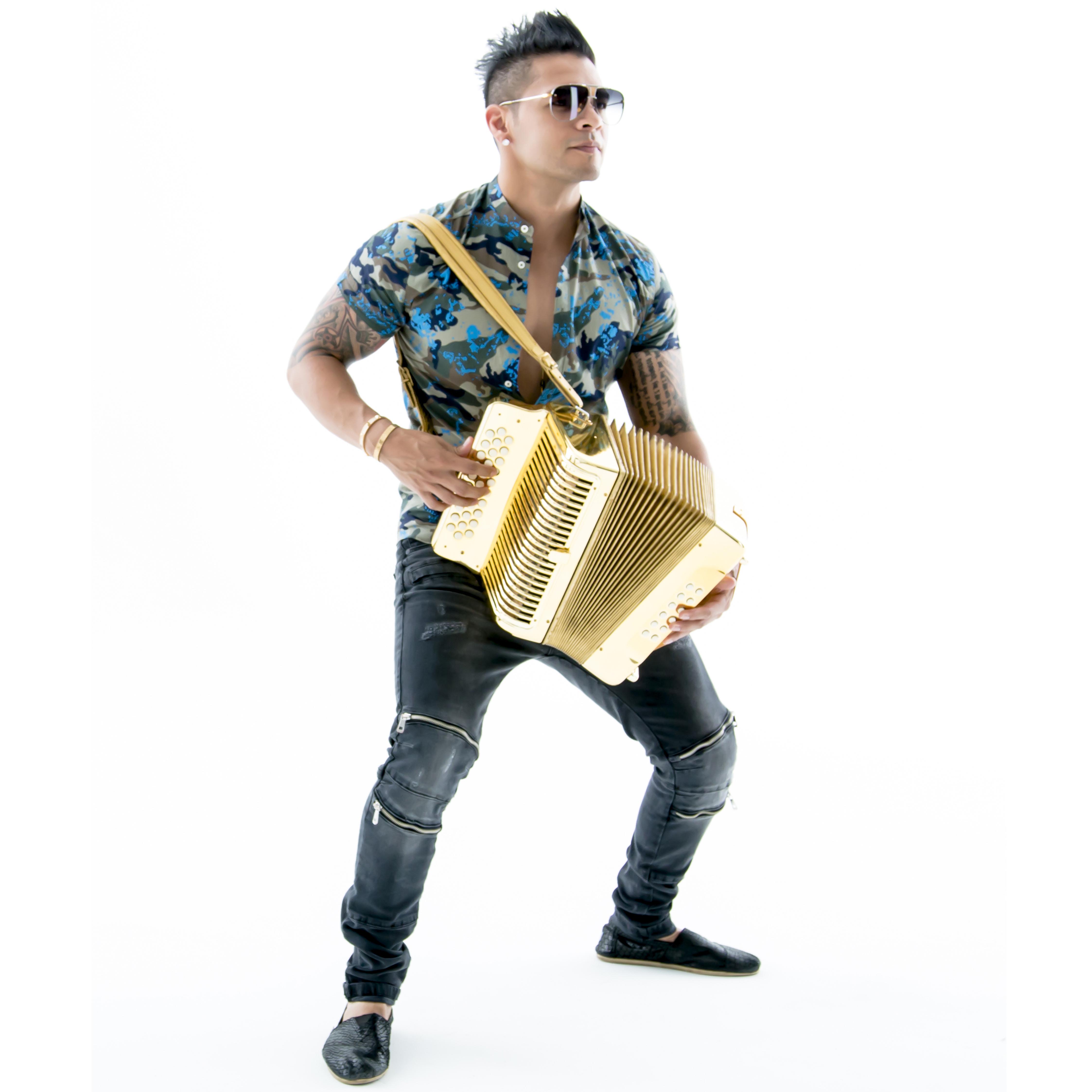 Social Media – AJ CASTILLO